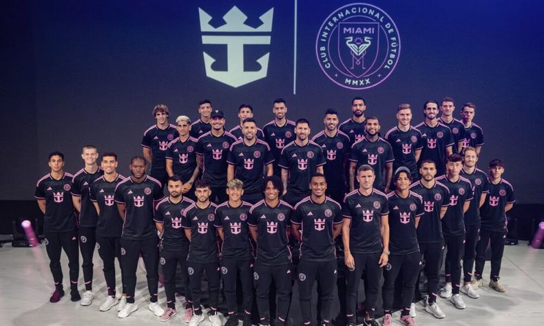 El Inter Miami presentó su nueva camiseta con Messi hablando inglés y ...