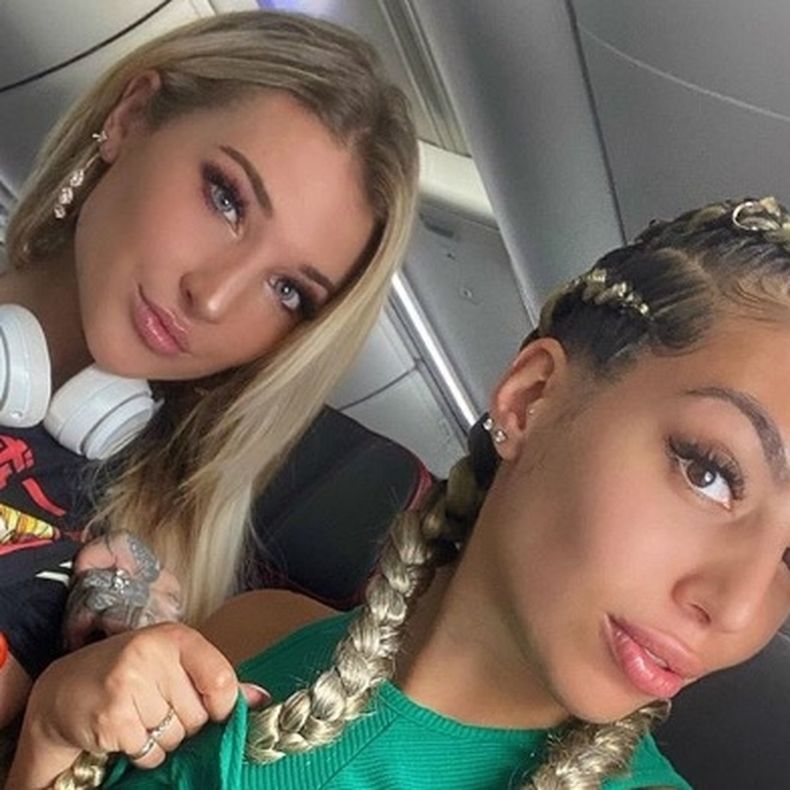 Sorprendieron a dos modelos metiéndose mano y reaccionaron así: no te ...