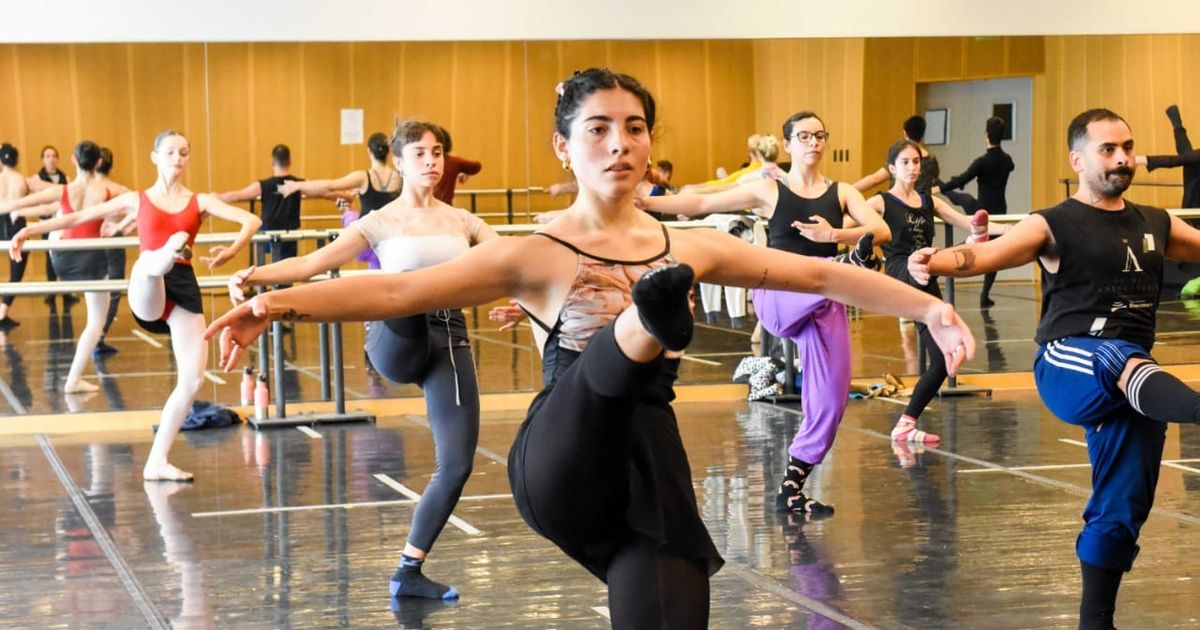 Los bailarines del programa de formación del TB aprenden virtualmente con grandes maestros
