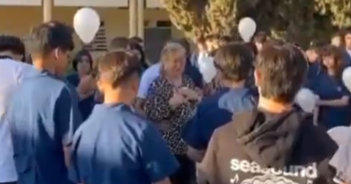 Video: sentido homenaje en la Escuela de Enología para despedir a Peque ...