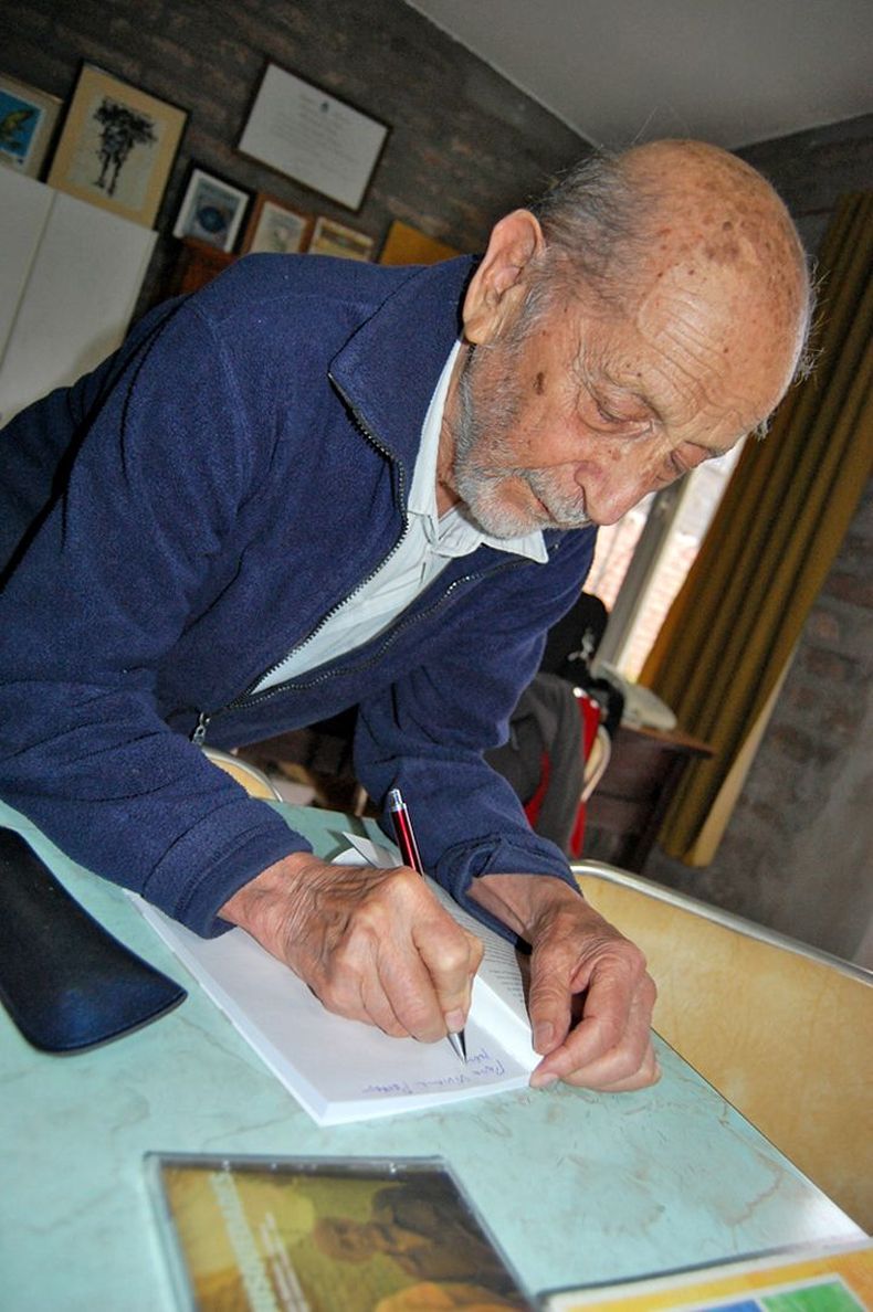 10 poemas destacados de Escudero