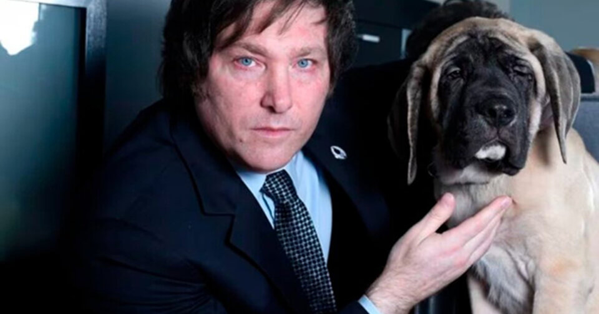 Conan, el perro presidencial, fue un protagonista de la marcha