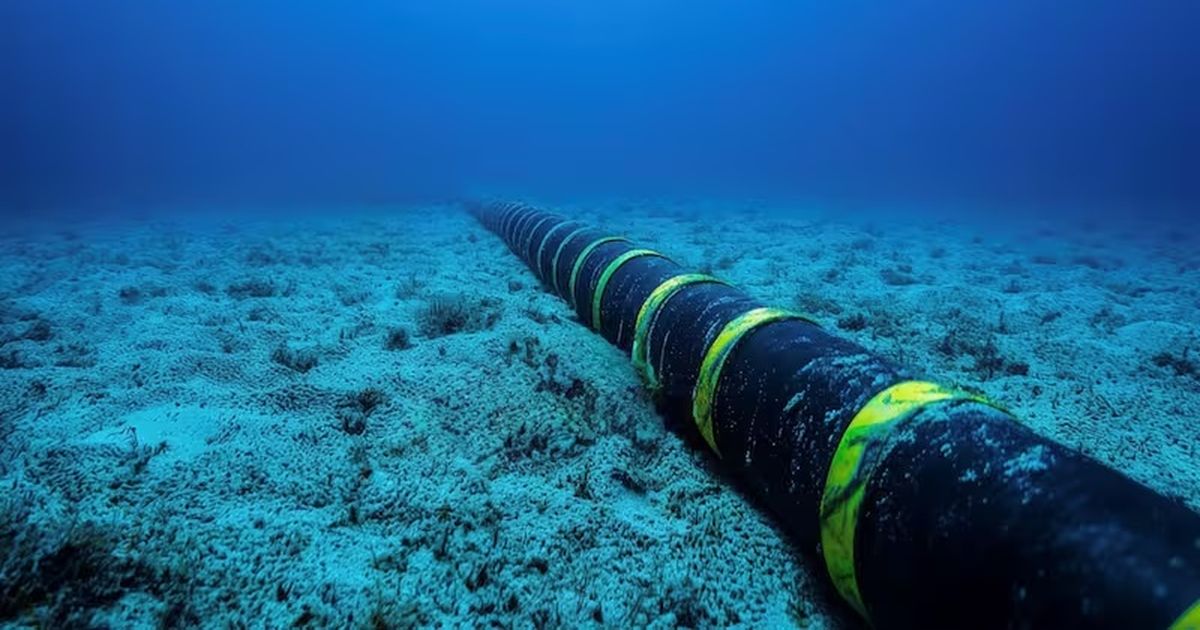Así son los cables submarinos que dan Internet a todo el mundo