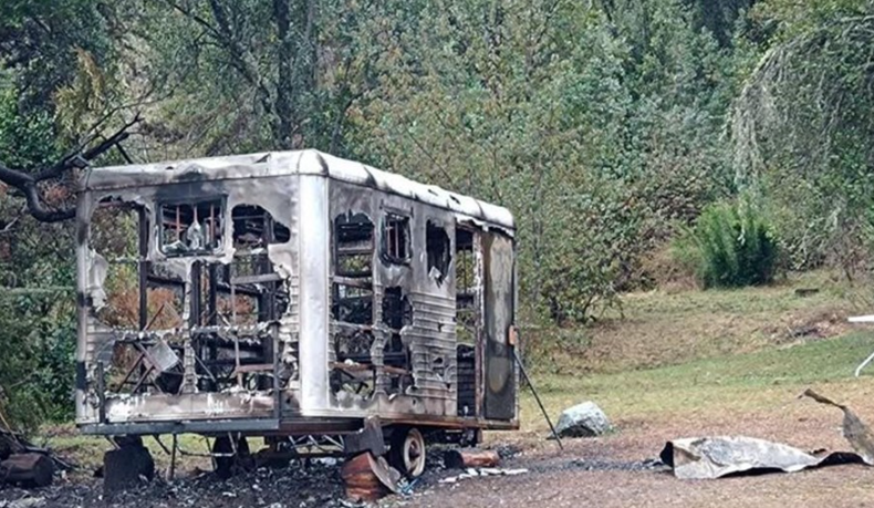 Mapuches Prendieron Fuego Un Puesto Móvil De Gendarmería Nacional