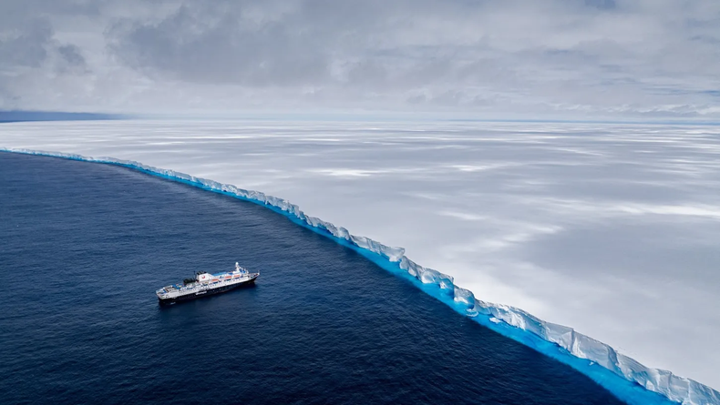 El mayor iceberg del mundo, inmovilizado cerca de las islas Georgias ...