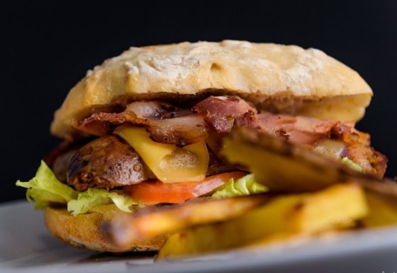 Chori gourmet, un clásico argentino que deleita a los sanjuaninos