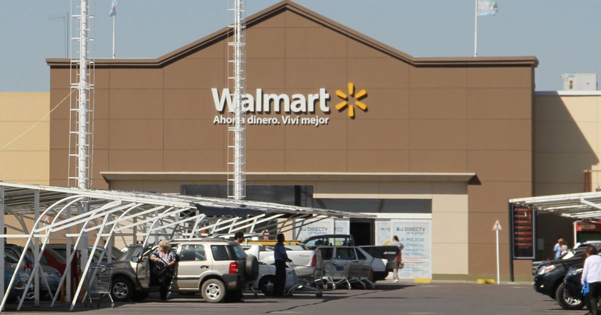 Walmart cierra un híper y vende 12 tiendas, ¿qué pasará con las de San ...