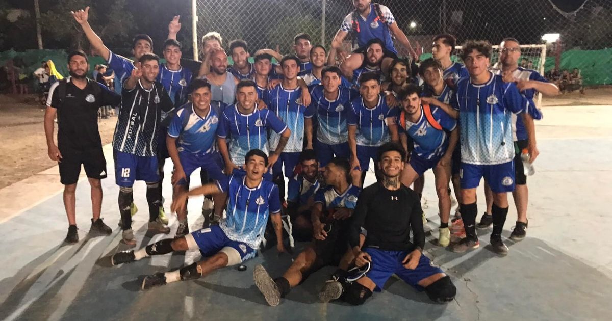 Jugador y compañero de su padre en el futsal: quién es Lucas, el joven ...