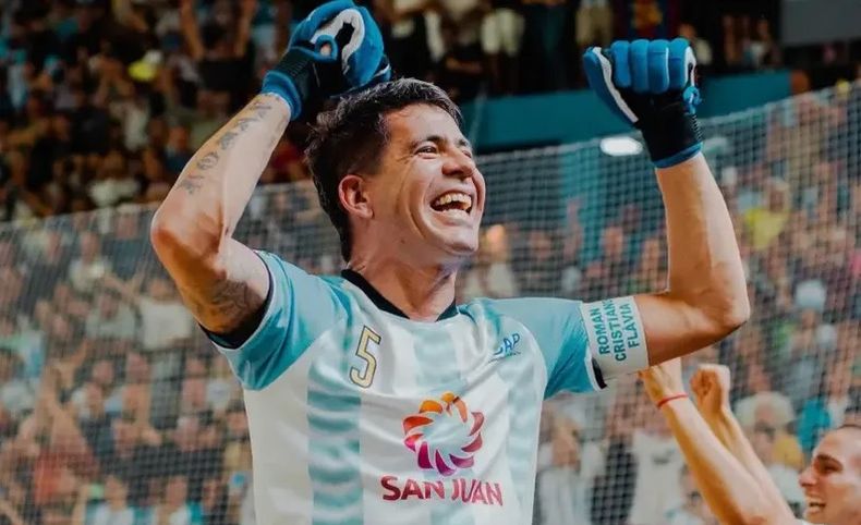 Carlos Nicolía sorteará su camiseta de campeón para ayudar a SANHI, la ...