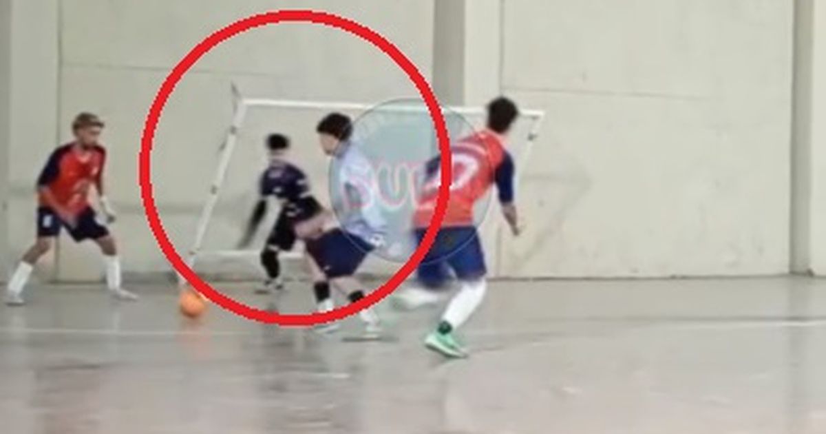 Un arco volvió a caerse y de milagro no fue una tragedia: sucedió en un ...