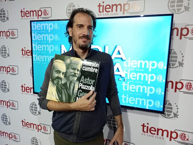 Esteban Calderón y la dulce elección de vivir pegado a un bandoneón