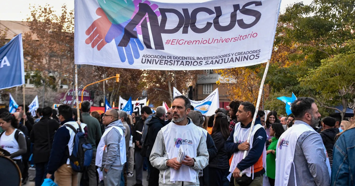 Adicus, en pie de lucha por el salario, prepara medidas de fuerza que ...