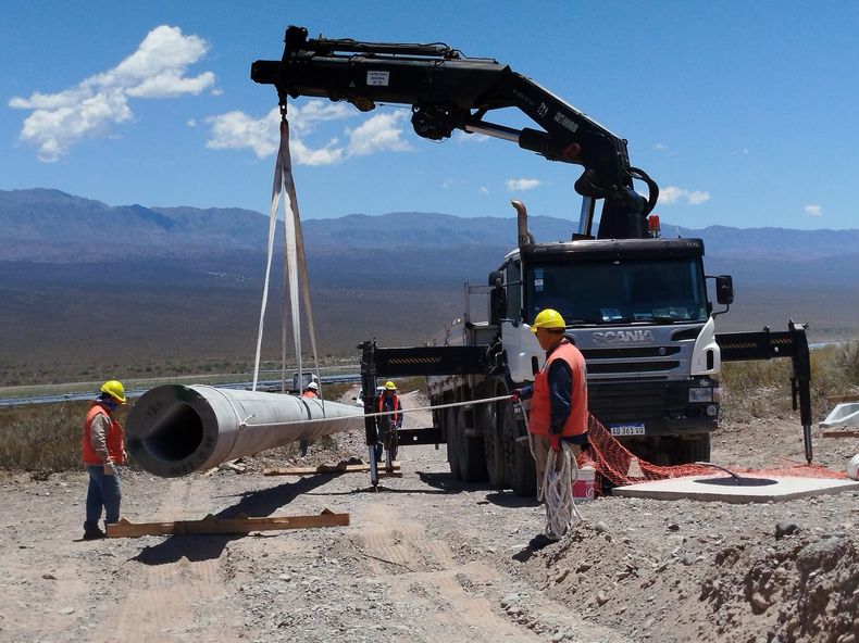 San Juan da un paso clave en su red eléctrica: llegaron los postes para ...
