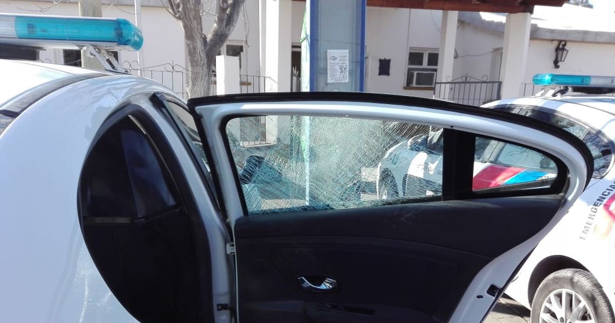 Atacó a piñas a un joven para robarle la mochila en Rivadavia y rompió ...