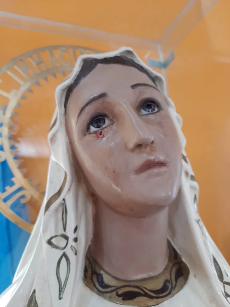 Virgen milagrosa: la historia de la estatuilla que llora sangre y sana ...