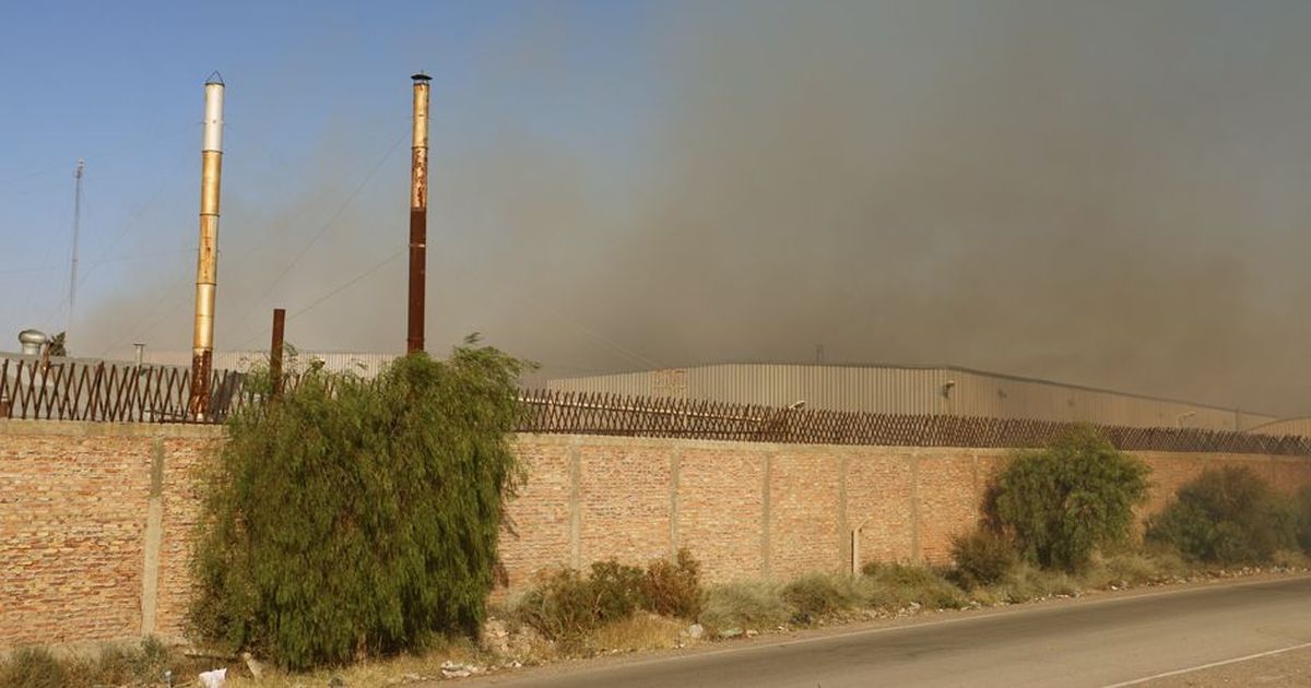 Impactante: mirá los videos de cómo ardía la fábrica chimbera