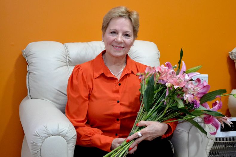 Encarnación, la ex modelo y peluquera a domicilio que se convirtió reina