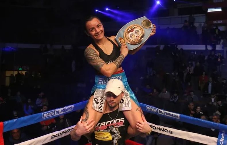 Cecilia Román pelea en Estados Unidos, con dos leyendas del boxeo como ...