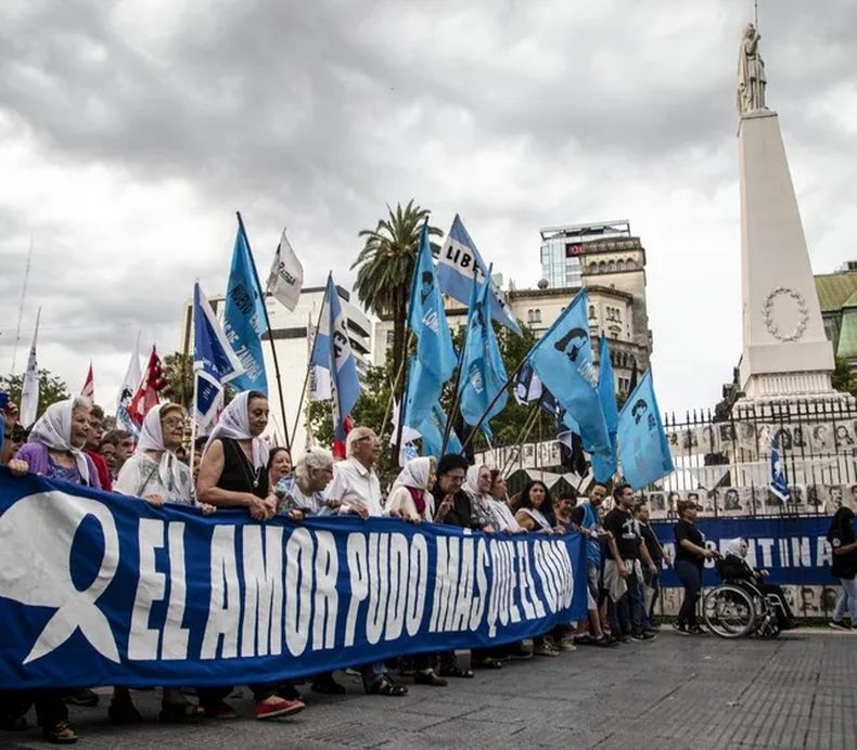 Las Madres de Plaza de Mayo caminan hace 45 años
